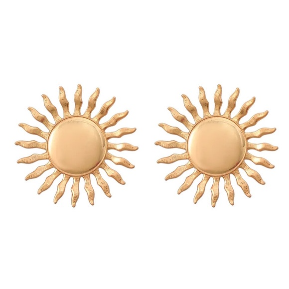Zara | Jewelry | Zara Gold Seashore Necklaces Sea Shell Ariels Voice ...